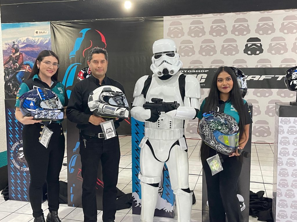Cascos Shaft Llegan Con Personas De Rick And Mortyn Y Star Wars A VRC ...
